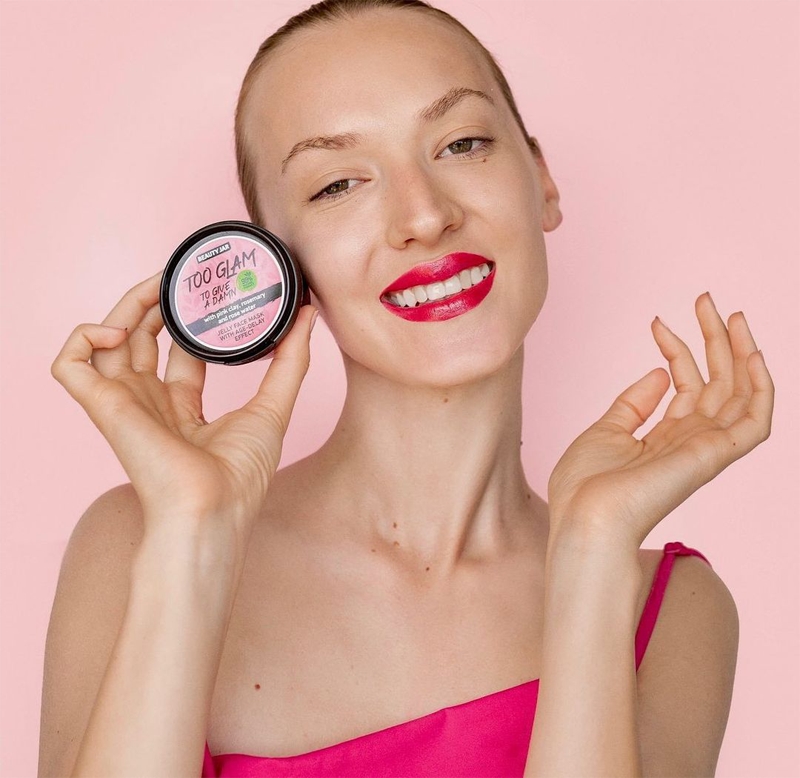 Beauty Jar Too Glam To Give A Damn gel mask to treat the first signs of ...