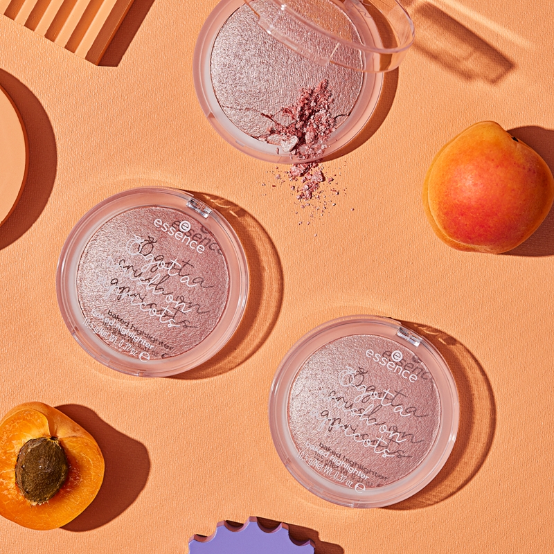 essence got a crush on apricots Baked Highlighter | notino.ie