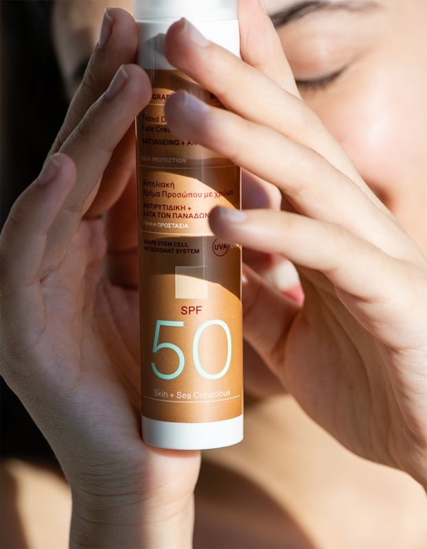 Korres Red Grape Tinted Daily Sunscreen | Livrare rapida! | Notino.ro