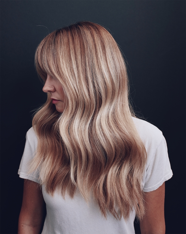 Kristin Ess The One Purple champú violeta para cabello rubio | notino.es