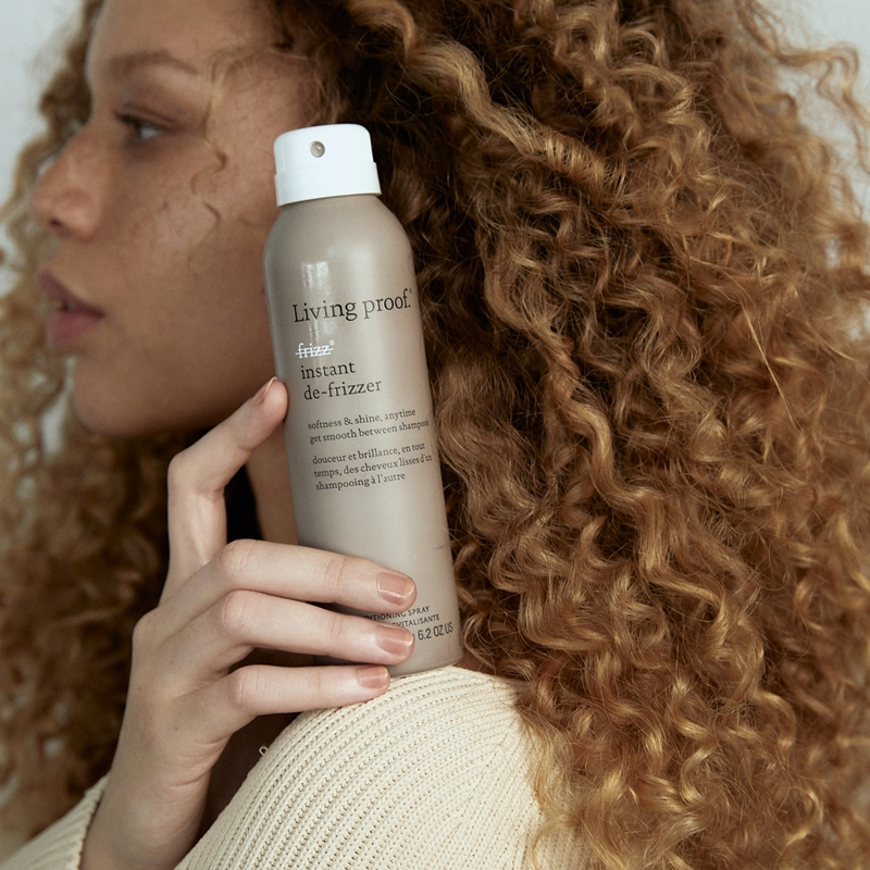 Living Proof No Frizz spray wygładzający przeciwko puszeniu się włosów