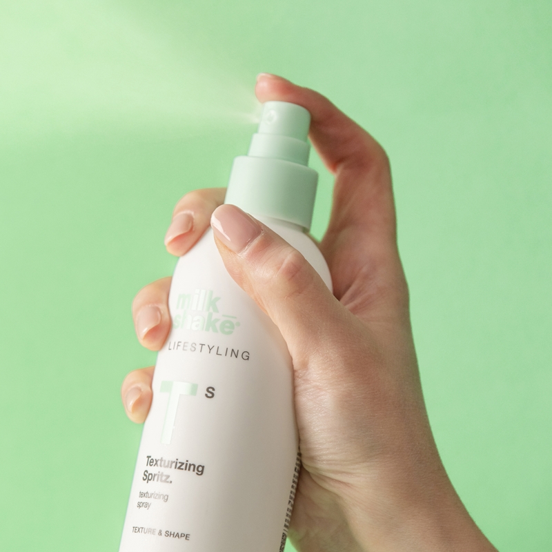 milk_shake® Lifestyling Texturizing Spritz spray pour le volume des ...