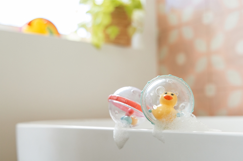 Munchkin Float & Play Bubbles bath toy | notino.co.uk