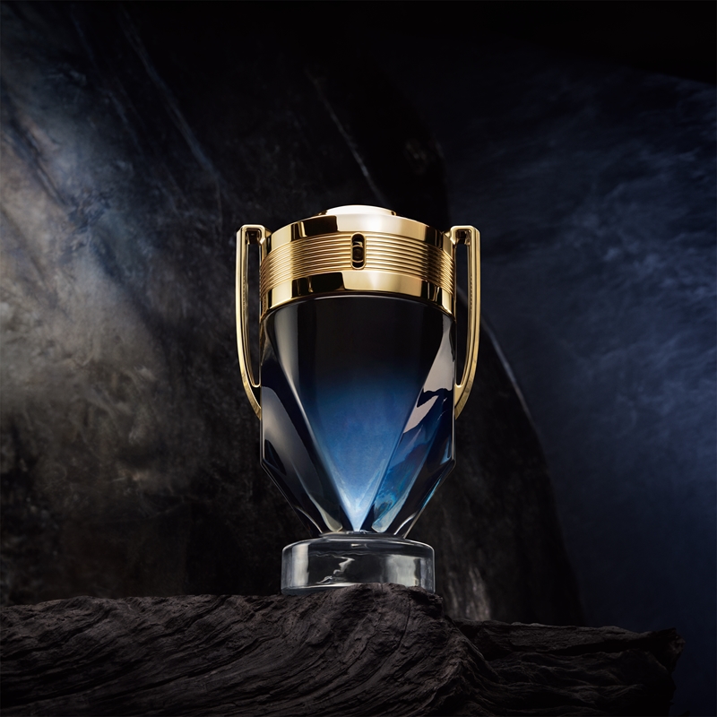 Rabanne Invictus Parfum parfém pro muže | notino.cz