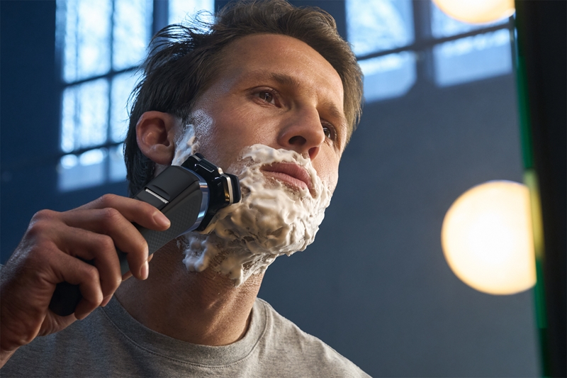 Philips Series 7000 Wet & Dry S7882/55 electric shaver for sensitive ...