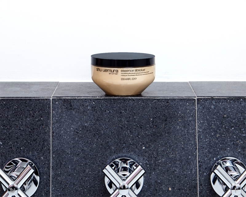 Shu Uemura Essence Absolue Djupt närande mask för alla hårtyper | notino.se