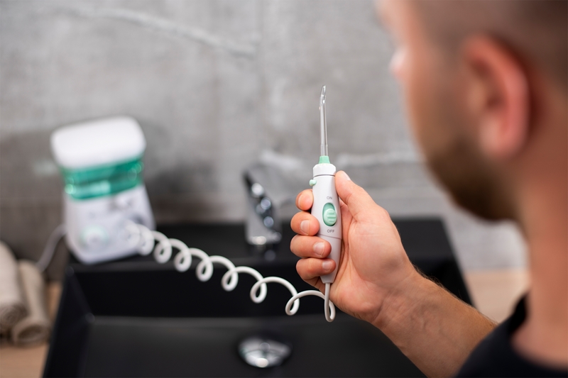 TrueLife AquaFloss Station S600 Oral Shower | notino.ie