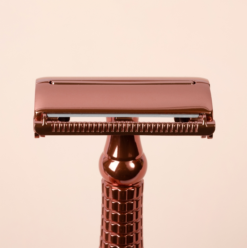 Wilkinson Sword Intuition Rose Gold Razor brivnik + nadomestne britvice ...