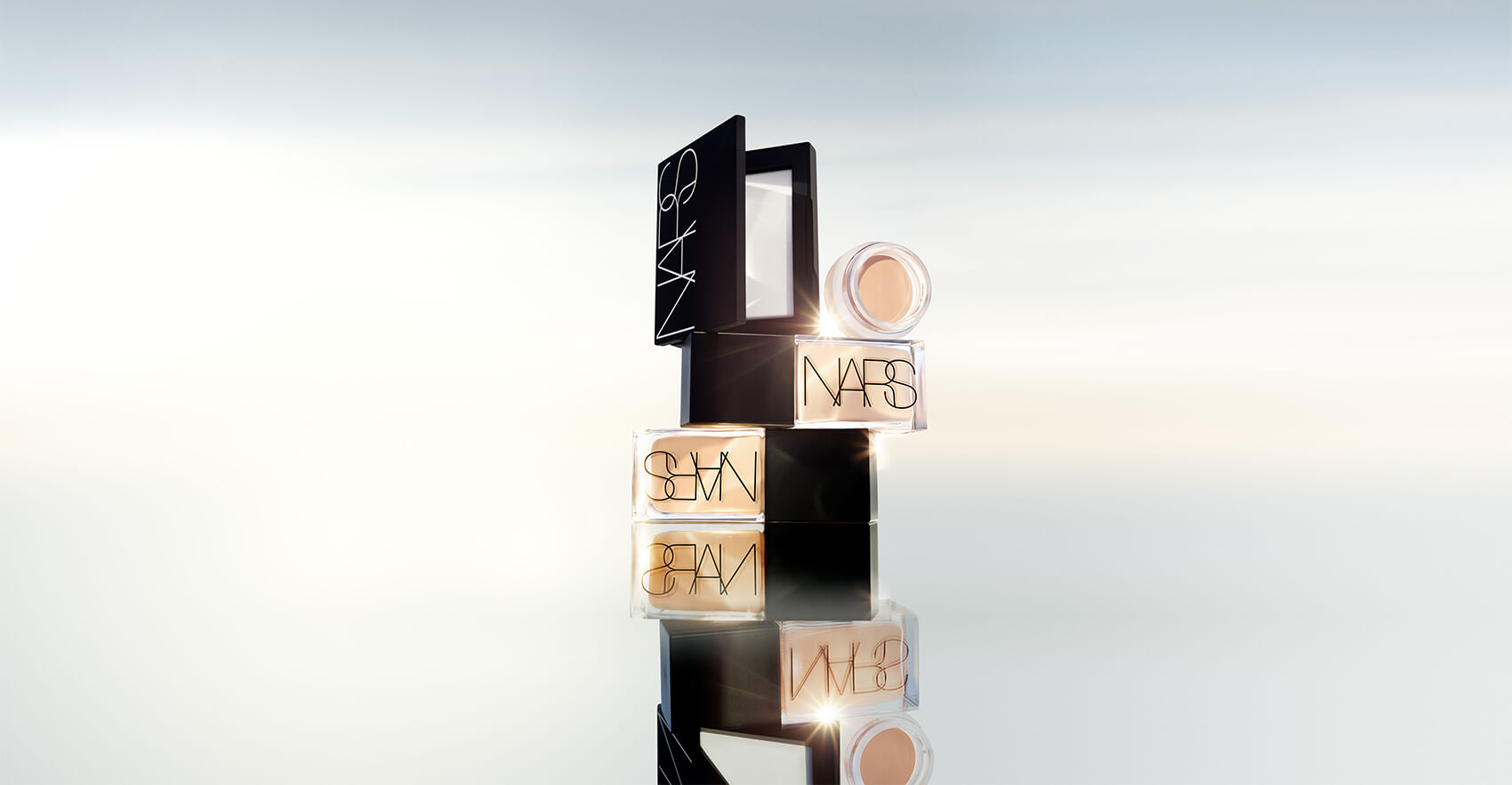 NARS Light Reflecting SETTING POWDER - PRESSED MINI fixačný púder ...