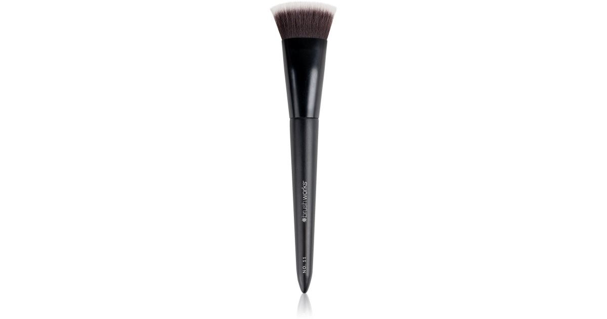 Brushworks Flat Top Contour Brush brocha de contornear | notino.es