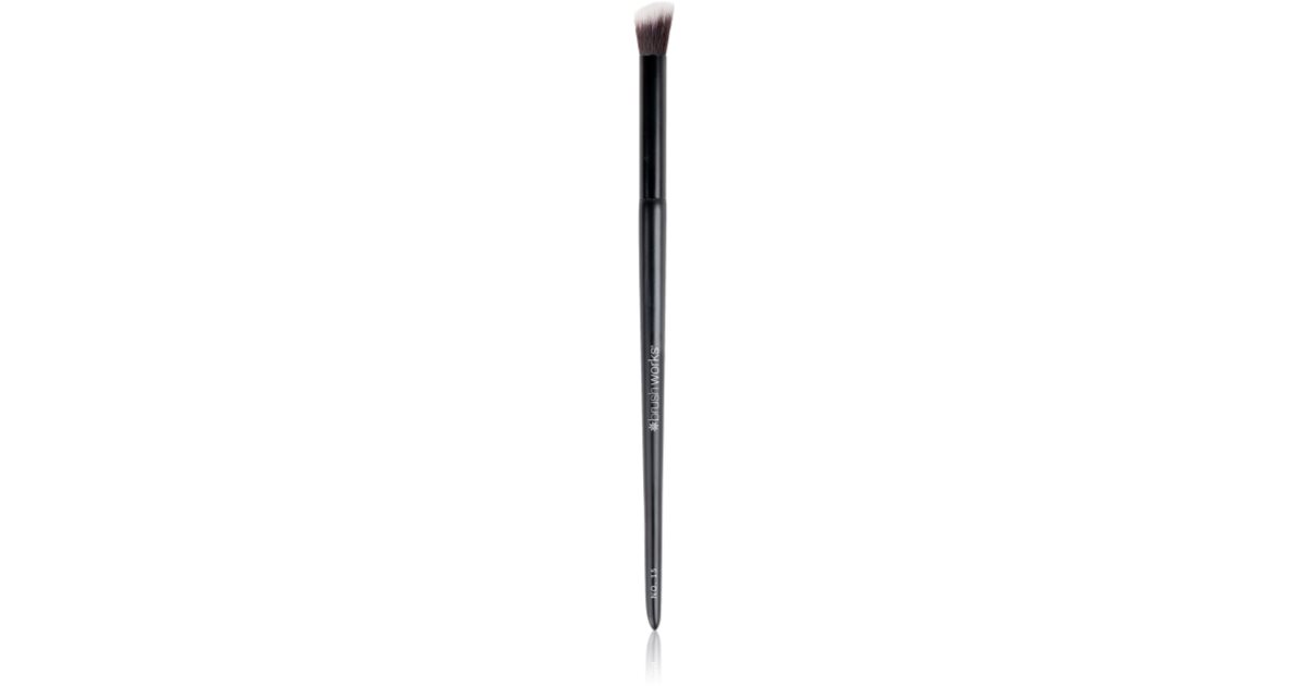 Brushworks Angled Blending angled eyeshadow brush | notino.co.uk