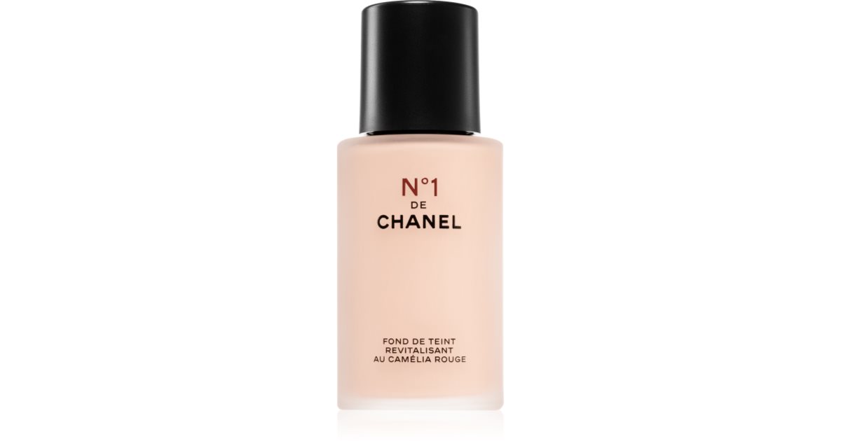 Chanel Revitalizing Foundation Illuminating Foundation moisturising ...